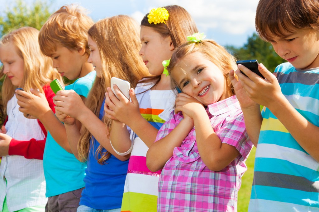 WTFriday…cell phones AGAIN at a the most inappropriate time! | Random ...